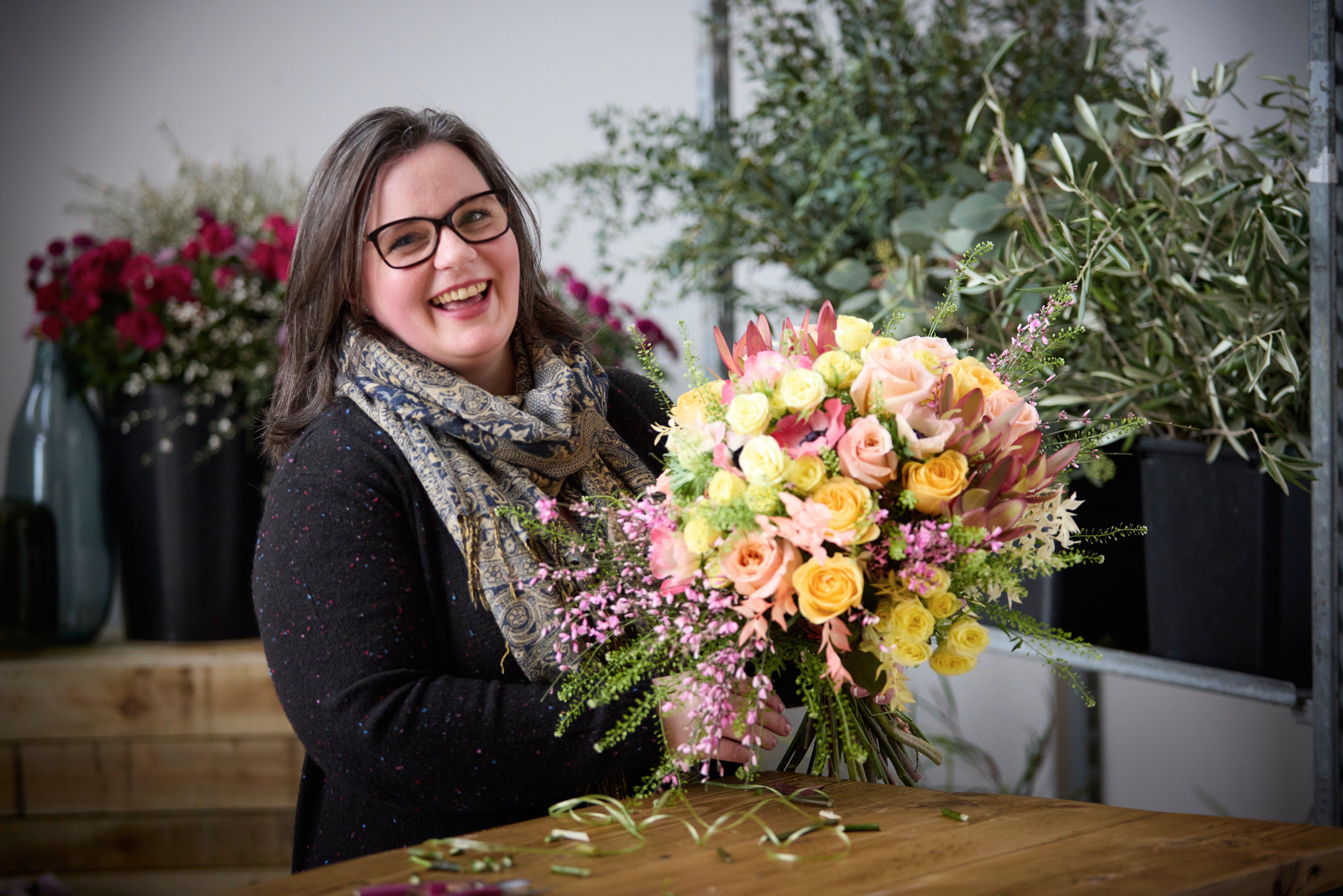 Anniversary Flowers | Order By 3pm For Same Day | Interflora